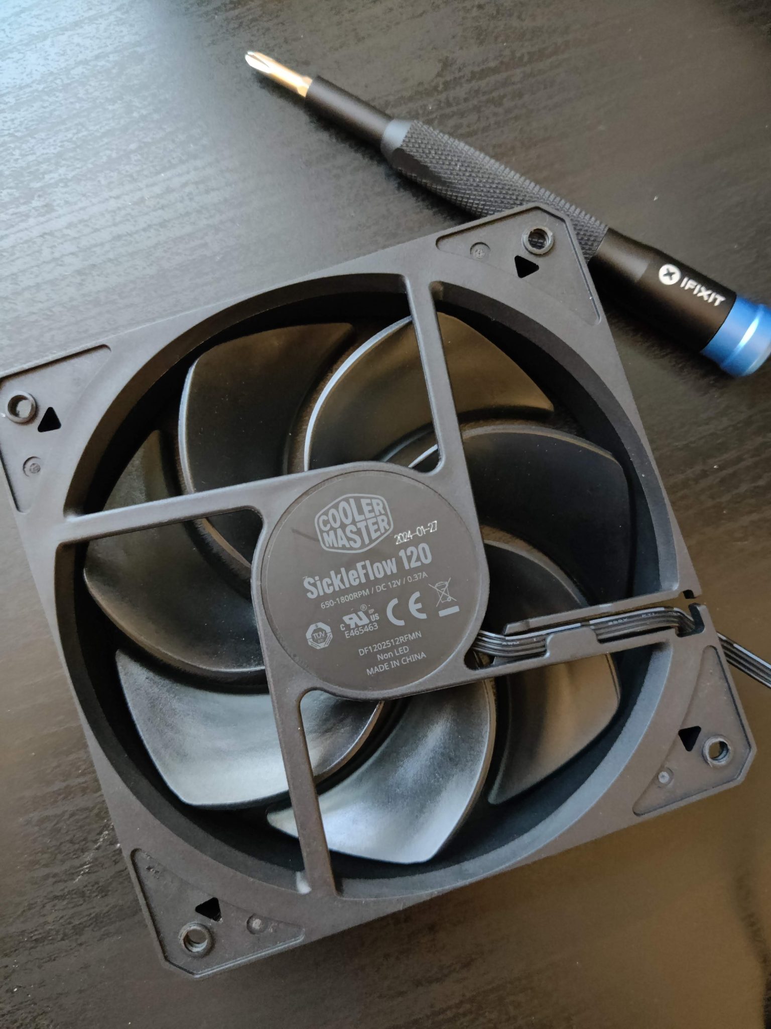 Cooler Master NCORE 100 MAX Fan Swap Mod - Danny Herran